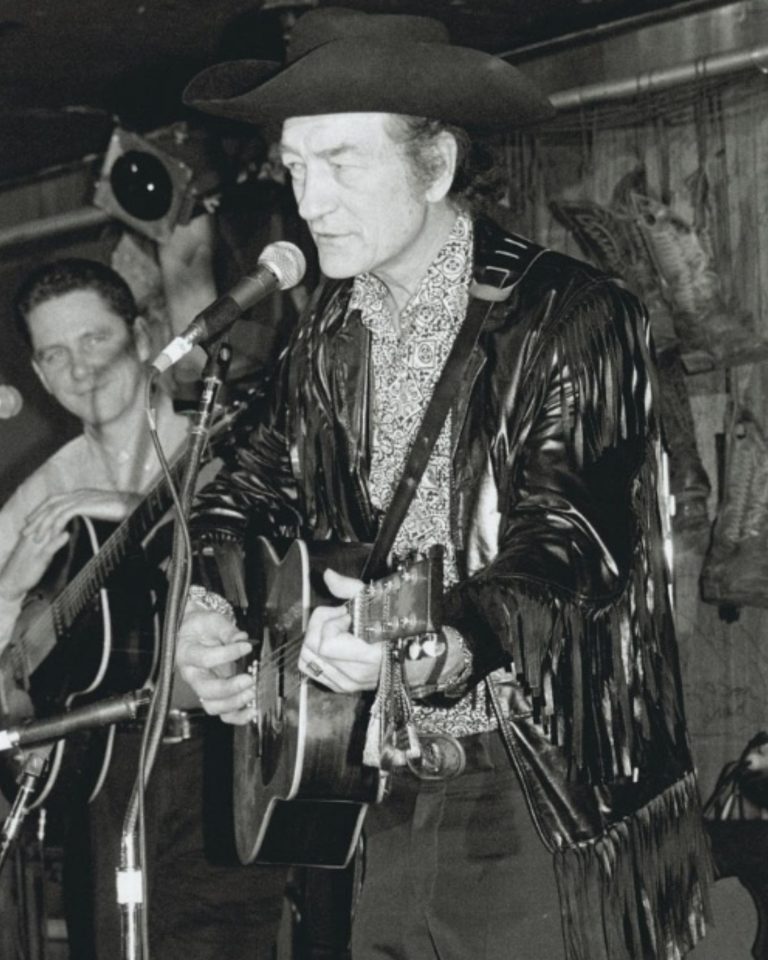 Stompin' Tom Connors - The Hockey Song - Country Music
