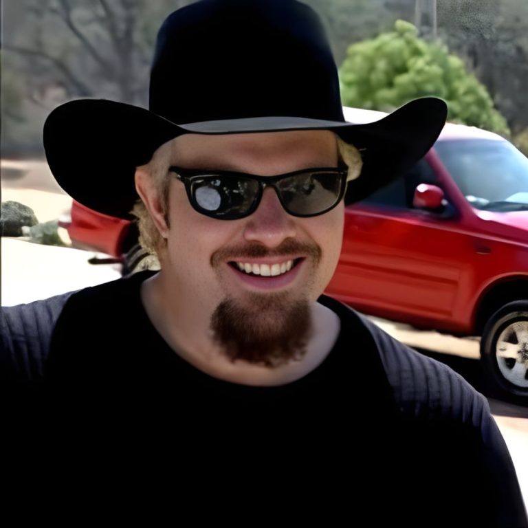 “HE DIDN’T JUST SING ABOUT AMERICA — HE SANG ABOUT ALL OF US.” 🇺🇸 There were nights when Toby ...